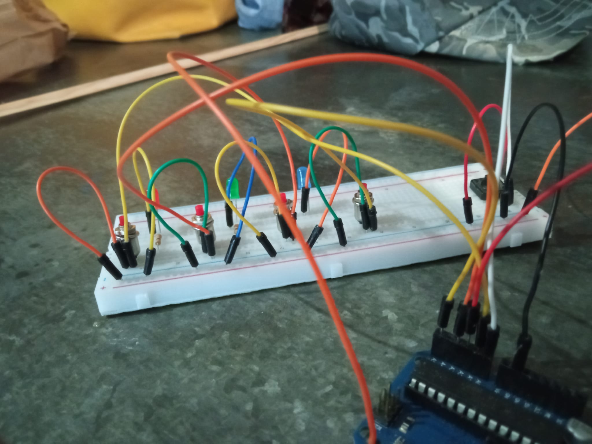 Juego Simon Dice - Proyectos con Arduino.